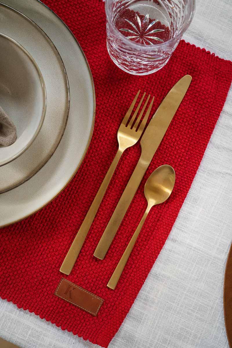 Brikke Tuva rød | Kremmerhuset