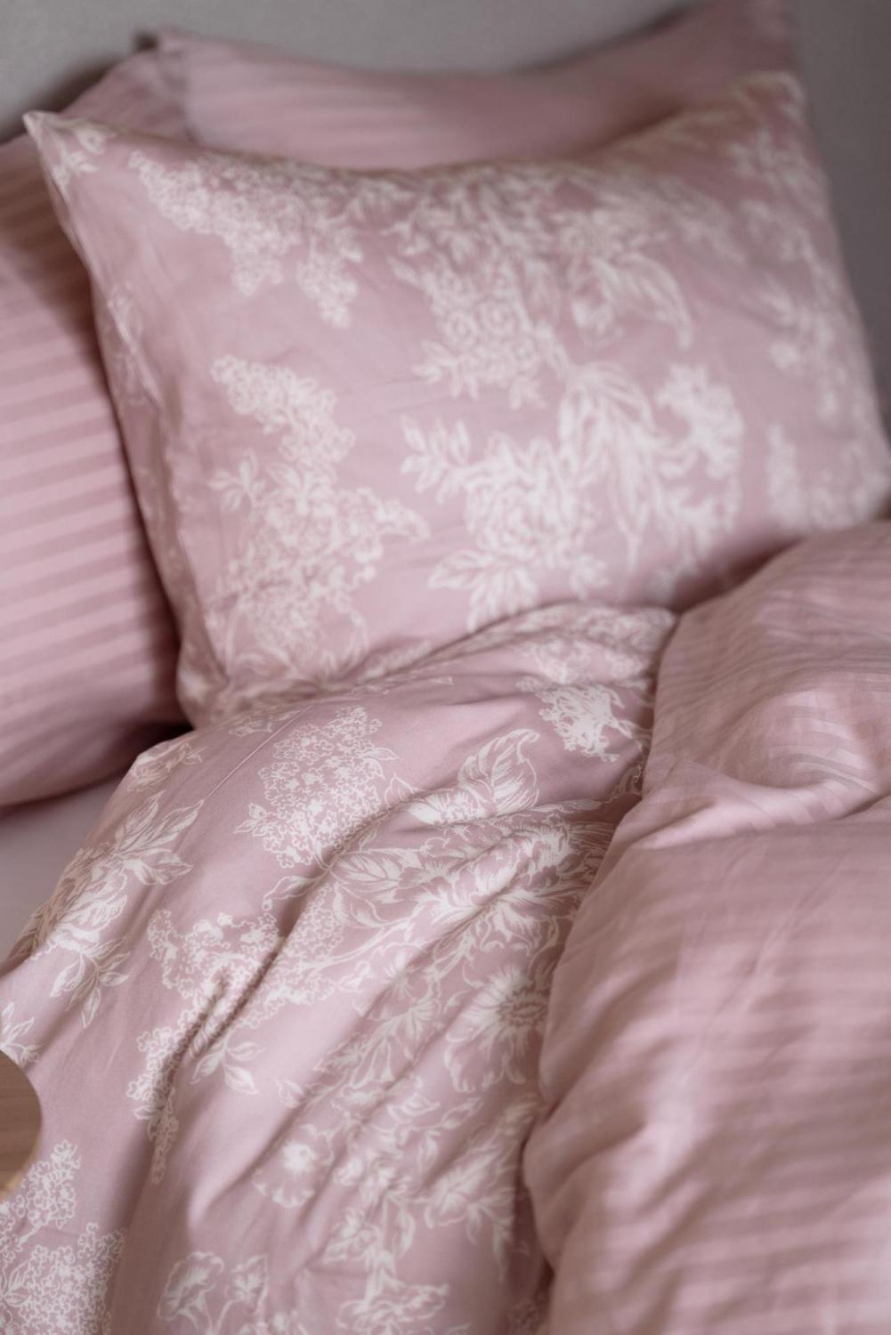 Sengesett Amalia Sateng 140x200 cm, rosa | Kremmerhuset